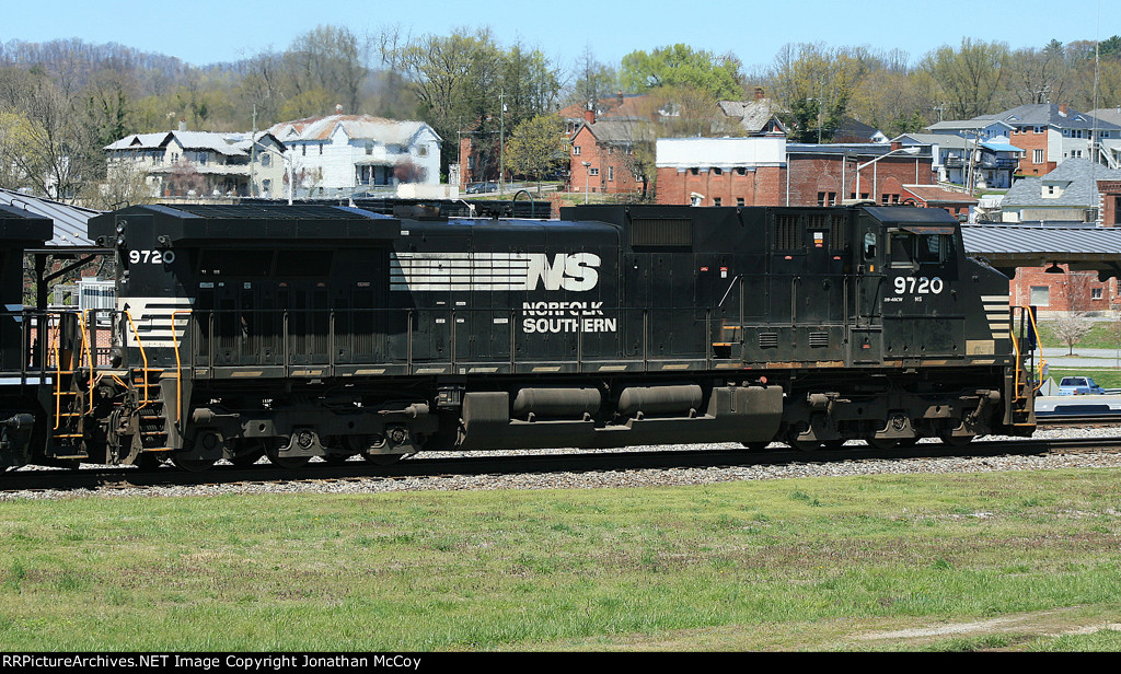 NS 8720